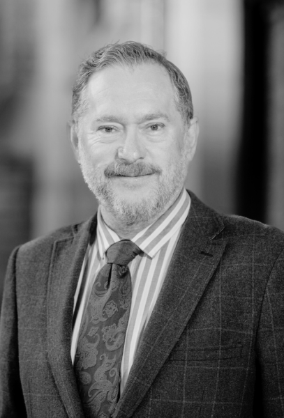 Archie Clements | Qubis